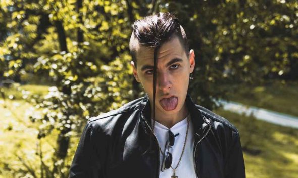 White 2115 pokazał zawartość płyty "Rockstar"