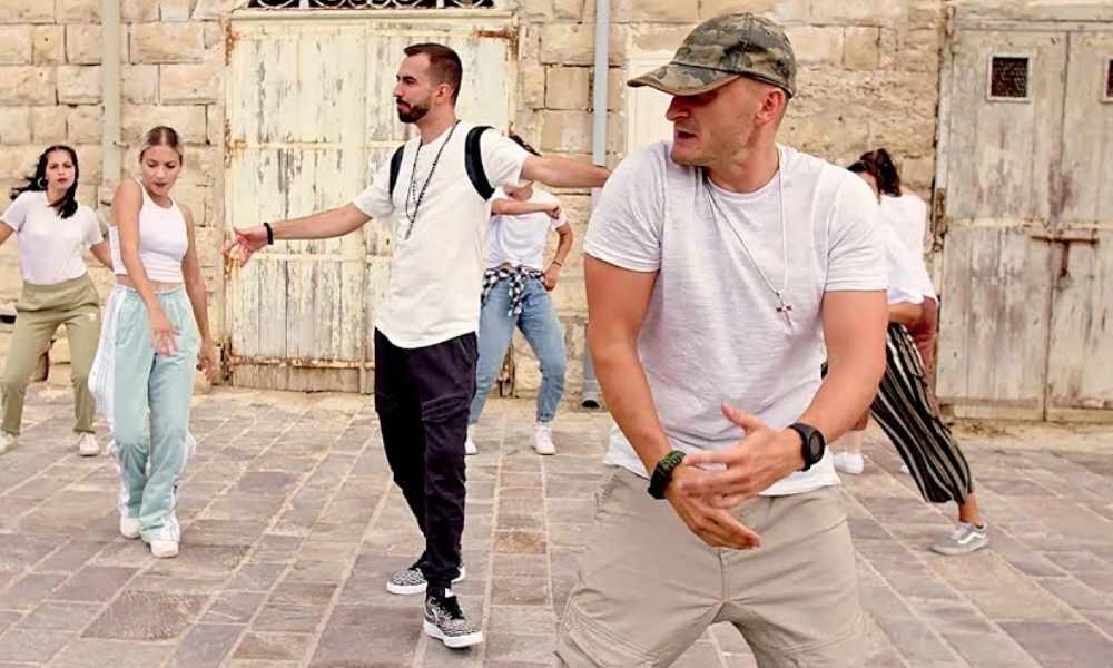 Doniu & Nowator - "Ona tańczy" | GlamRap.pl