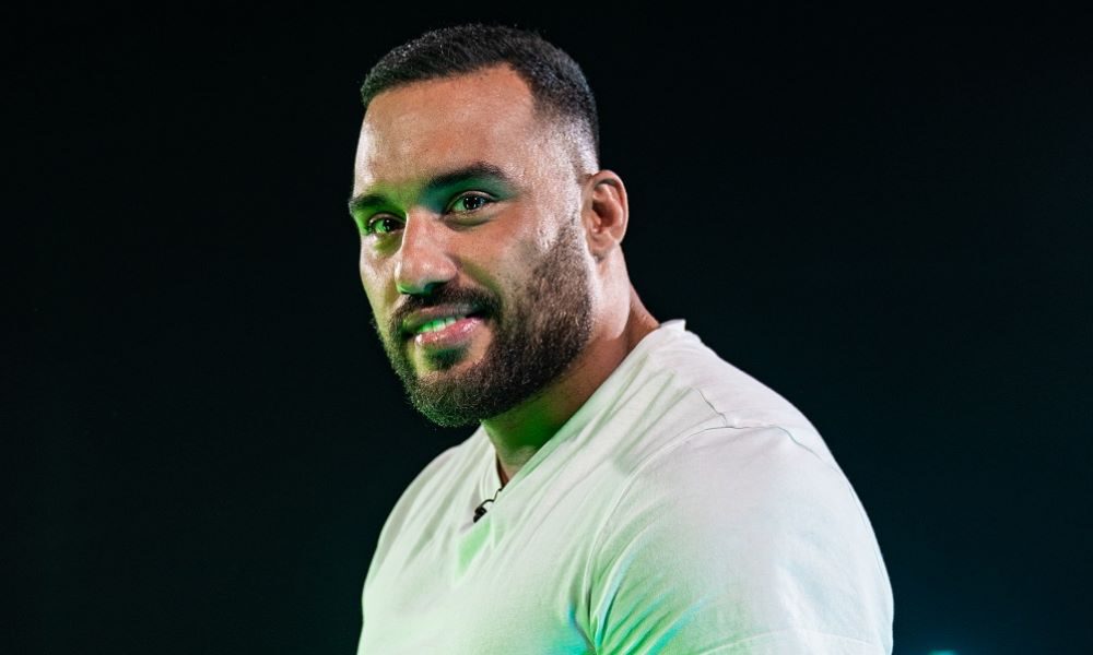 Jongmen i Robert Pasut strzelają do siebie i jedzą kiszone śledzie