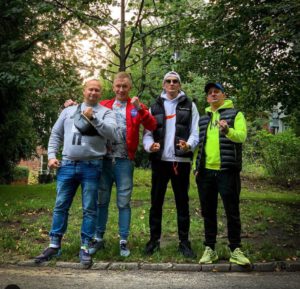 Jongmen wita na wolności Roberta RS77, który atakował Sobotę i Tedego