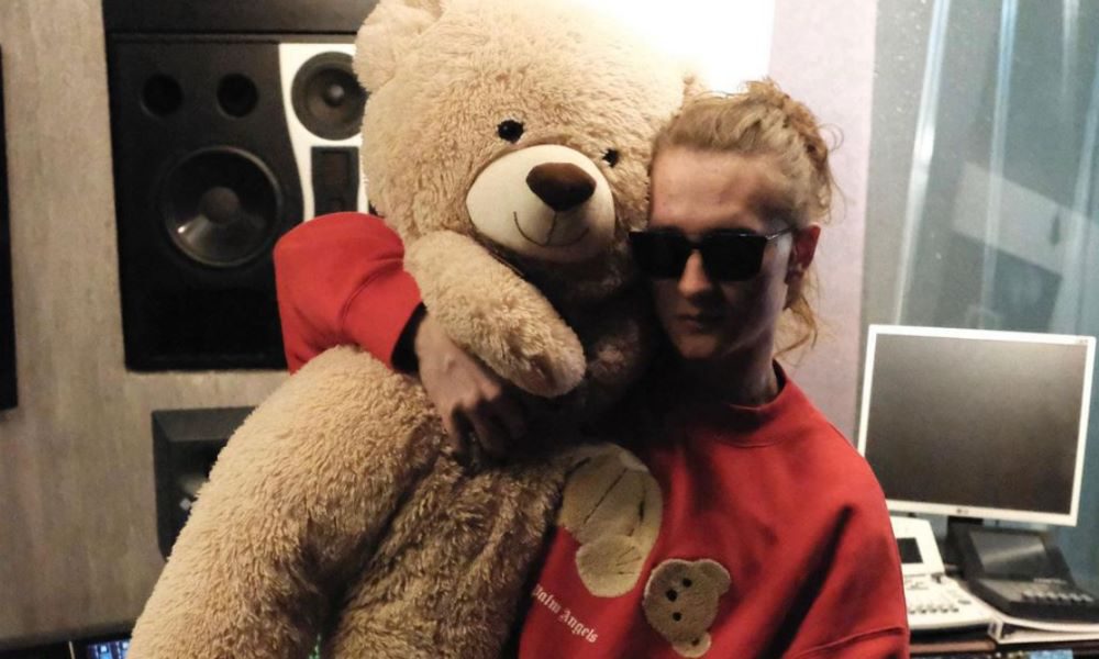 Young Igi reklamuje znaną markę odzieżową