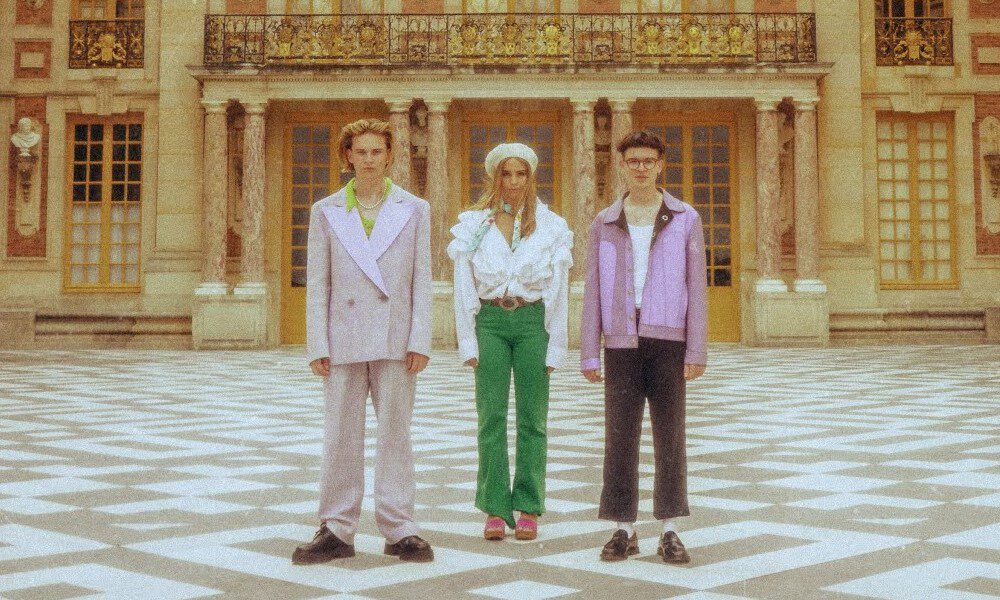 SBM udostępnia Braci Kacperczyk z Julią Pośnik