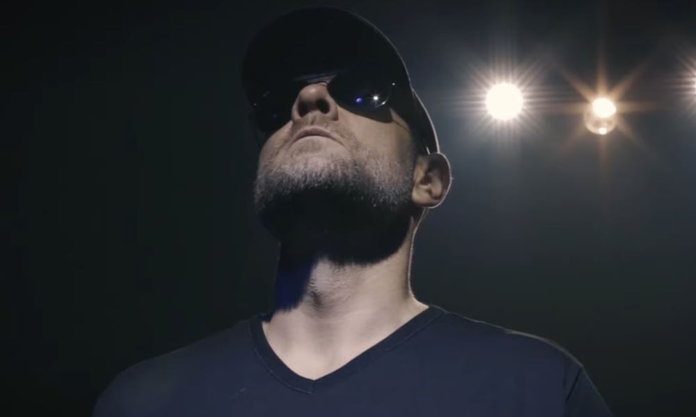 Tede w projekcie reklamującym buty Air Jordan V