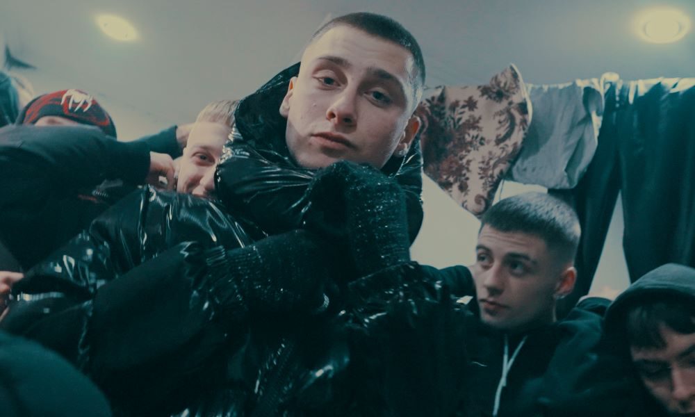 Rusina otwiera rok mocnym singlem "GO!" z teledyskiem w amerykańskim stylu