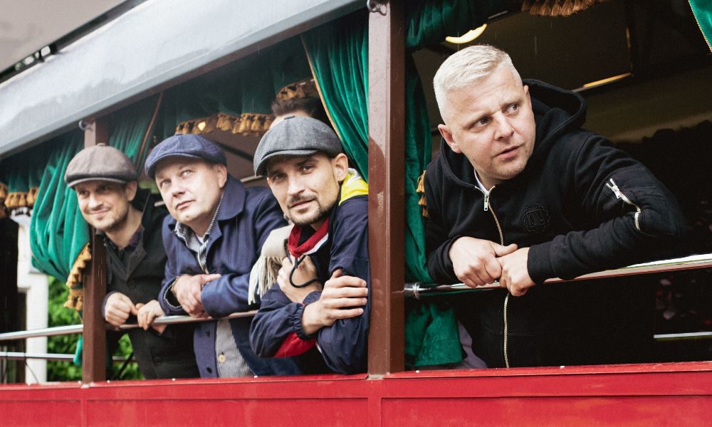 Bilon i Nowa Ferajna zagrali koncert w zabytkowym tramwaju