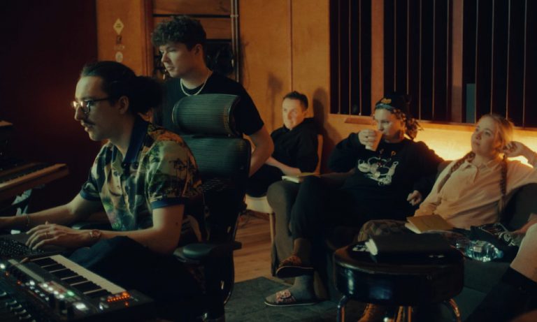 White Widow robi "Coming out" i rusza z preorderem płyty "Supernova"